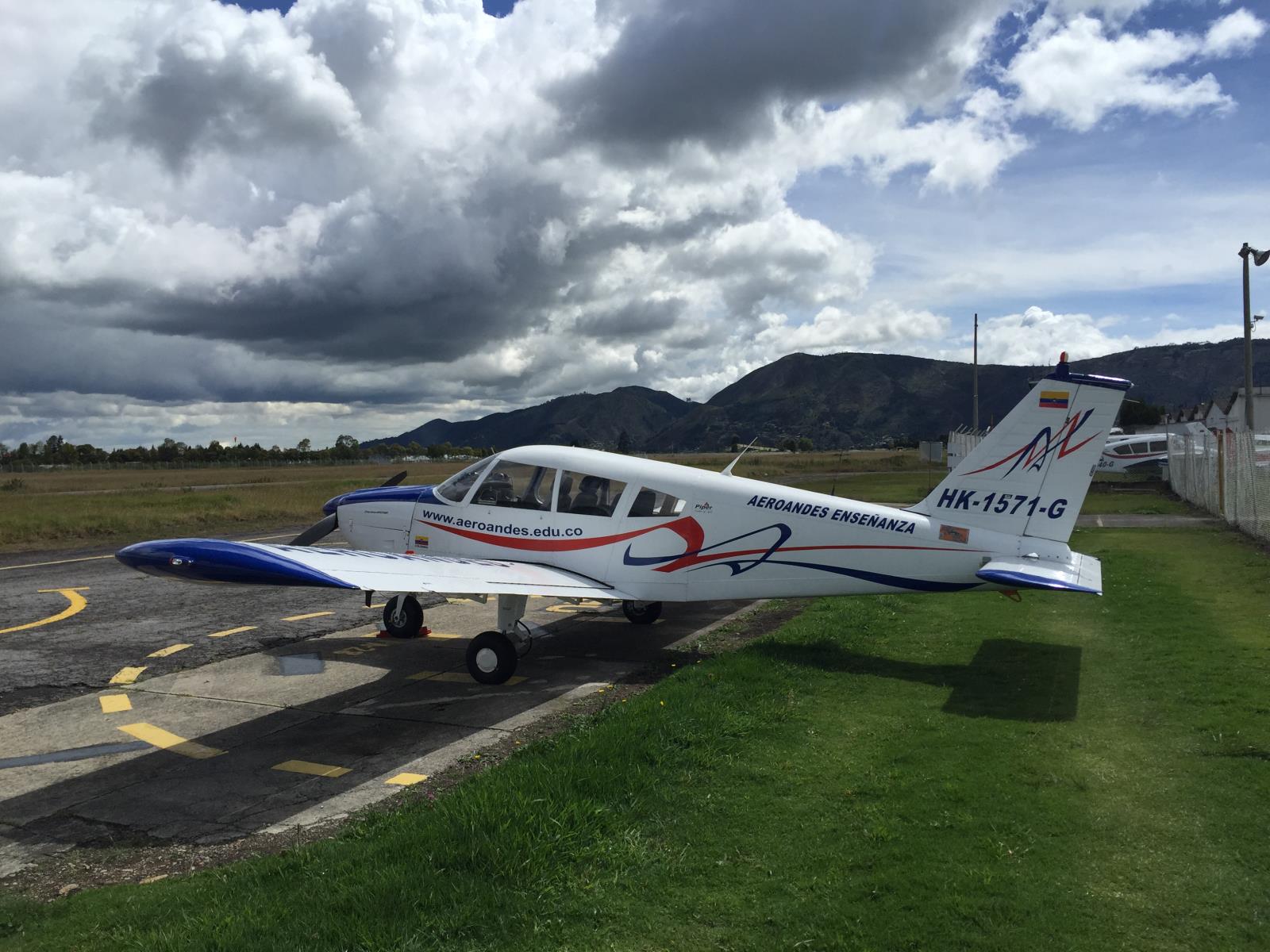 SKGY ZONA 3: Instrumentos I3 & I4 / despegue rumbo de pista 400 ...