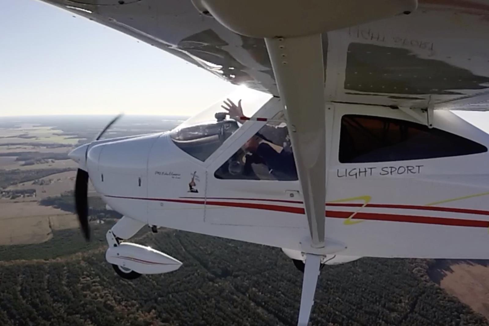 DE17 KCGE DE17: Breakfast Flight