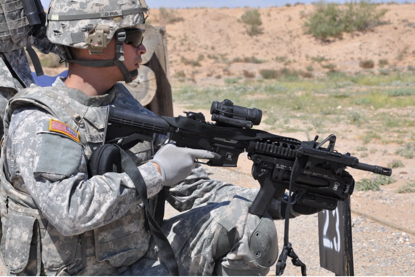 ARMSLIST - M4 vs AR-15 | What's the Difference?