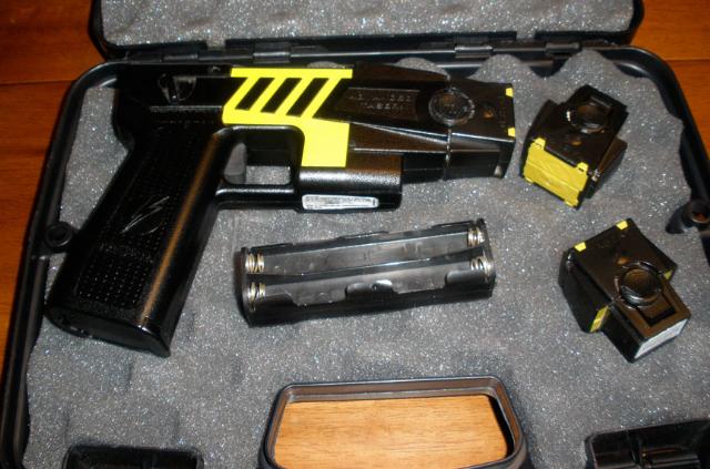 ARMSLIST - Advanced Taser Model M18L with Holster/Case/
