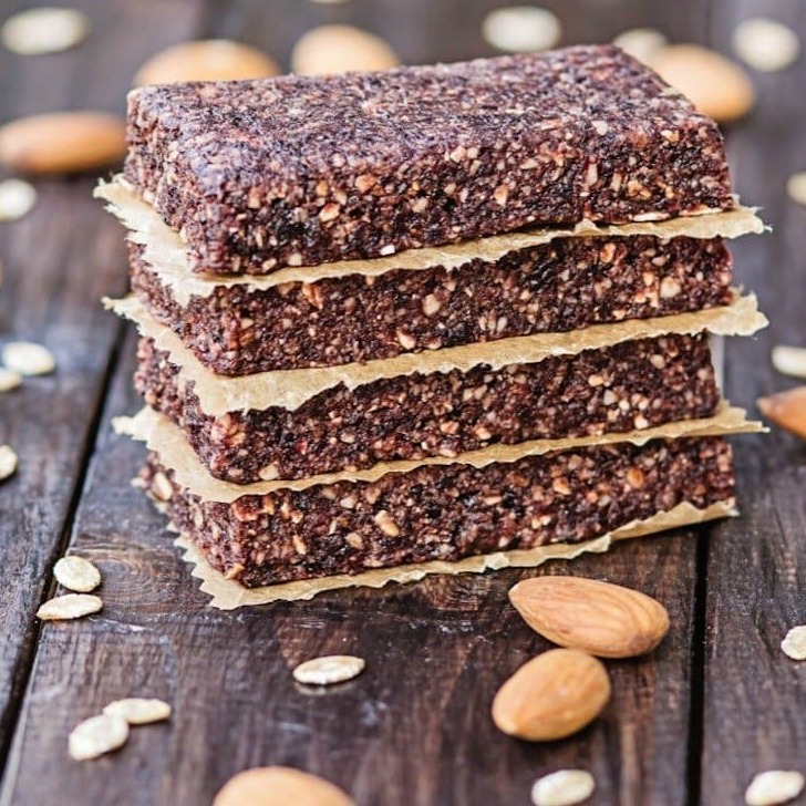 9 Healthy and Convenient Road Trip + Plane Snacks | MightyNest