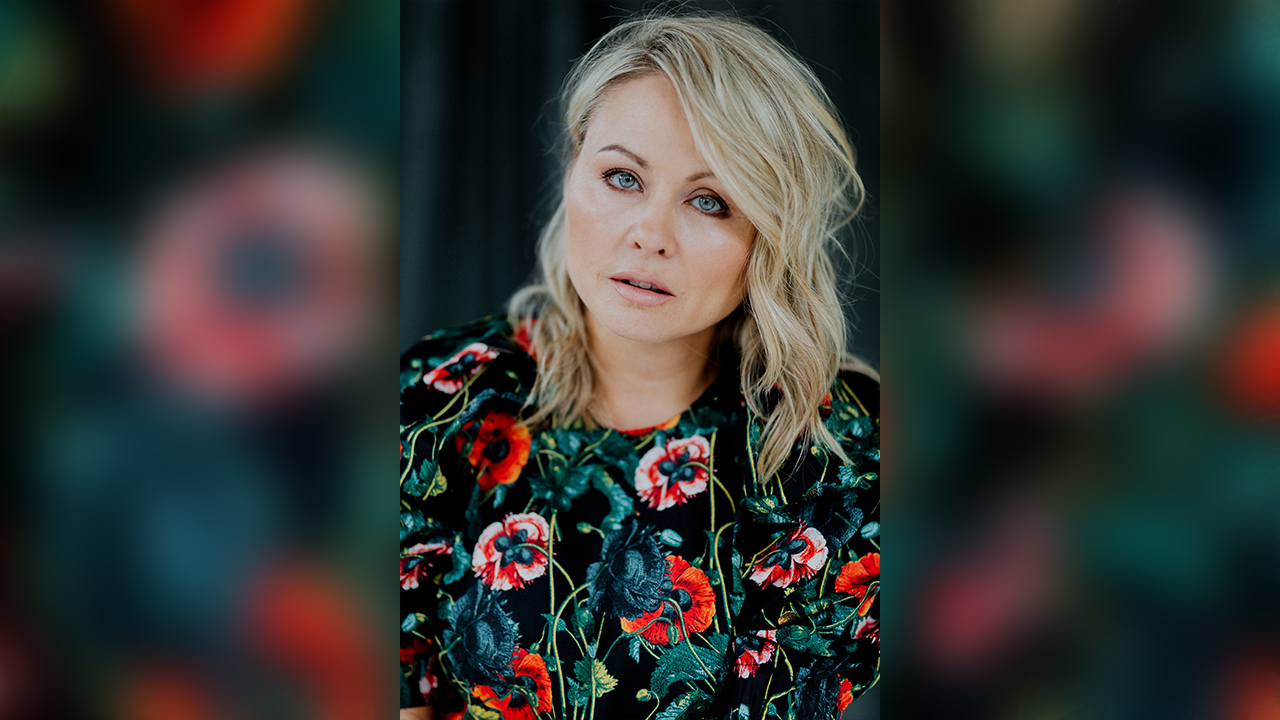 Fleurs et accessoires XXL: comment les porter? – Mitsou Magazine