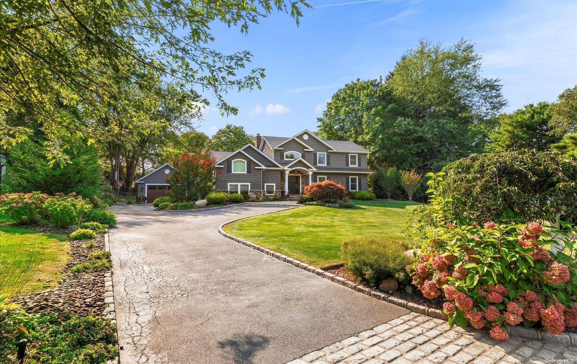 6 Whitney Court, Dix Hills, NY 11746 | MLS #L3577002