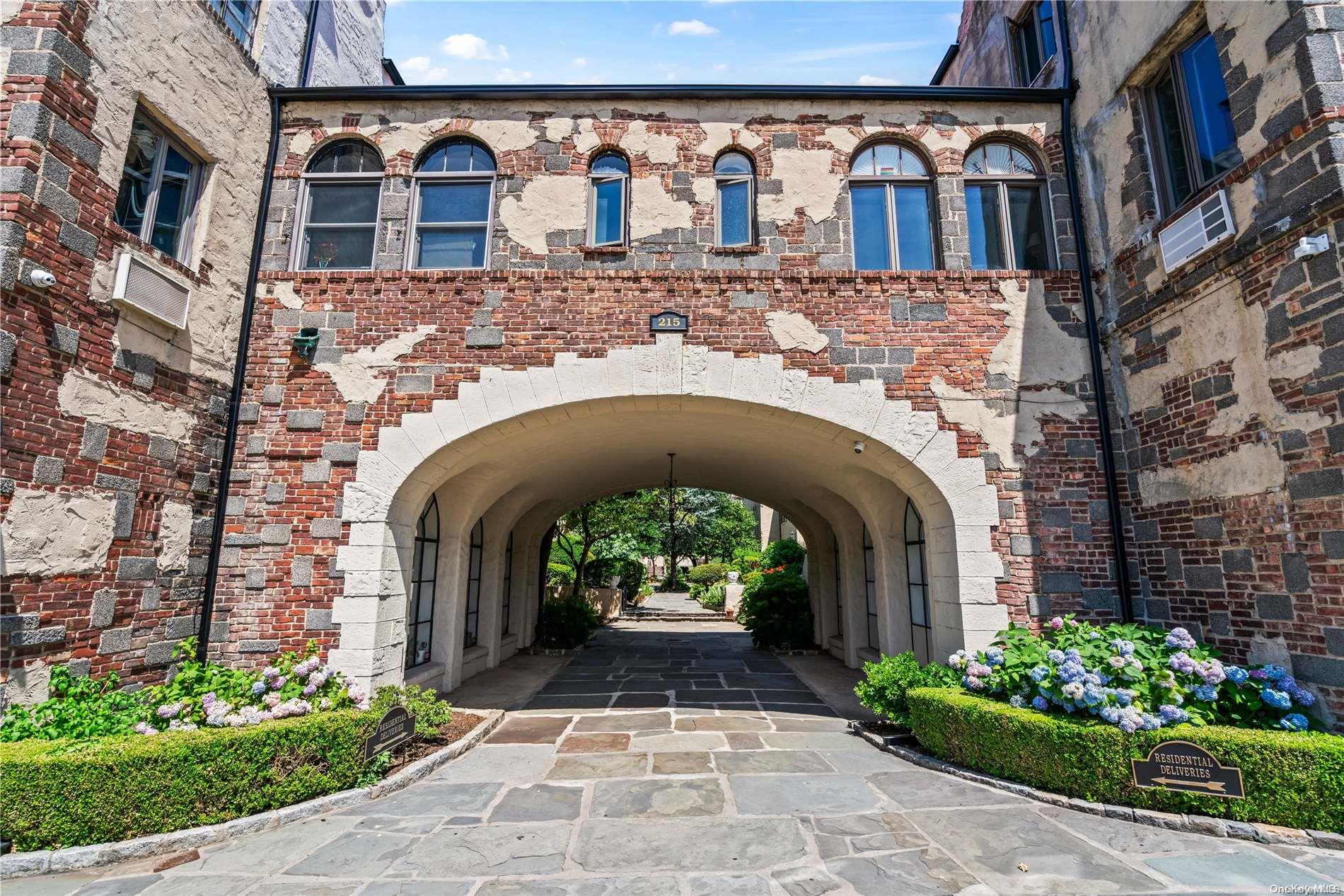 215 Middle Neck Road # 15-2C, Great Neck, NY 11023 | MLS #L3582793