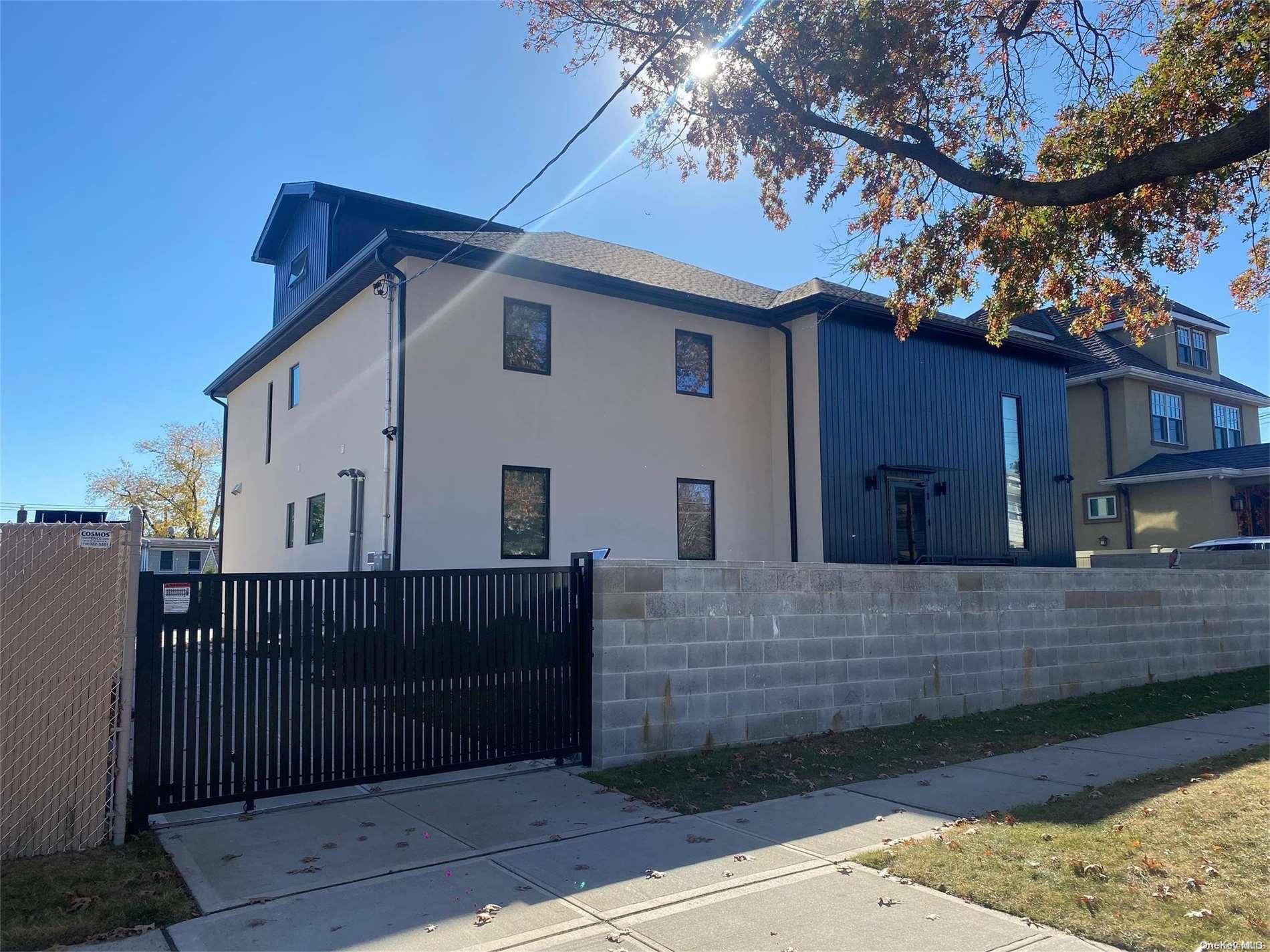 149-10 11th Avenue New York, New York, United States – Home For Sale