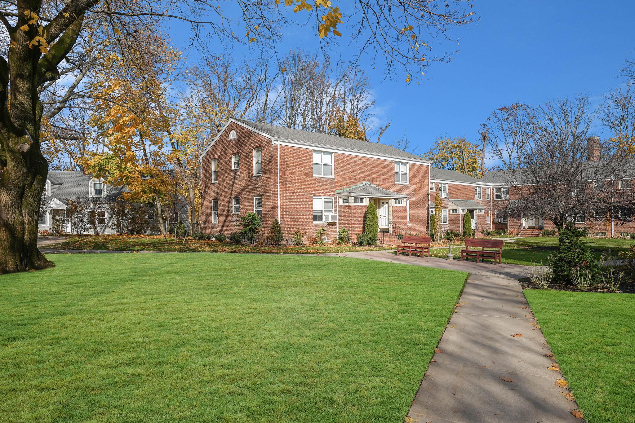 99 Edwards Street # 1C, Roslyn Heights, NY 11577 | MLS #811213