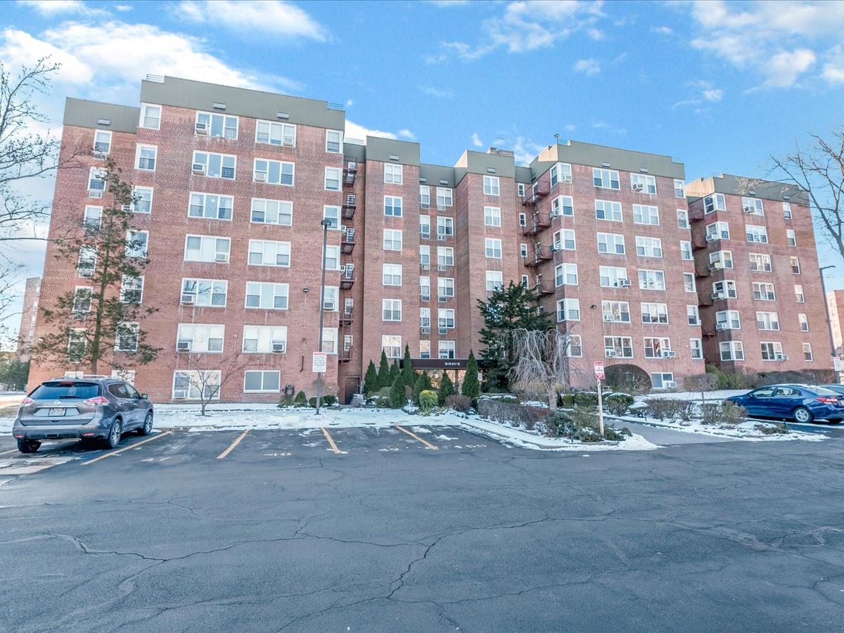 18-70 211 Street # 2G, Bayside, NY 11360 | MLS #817634