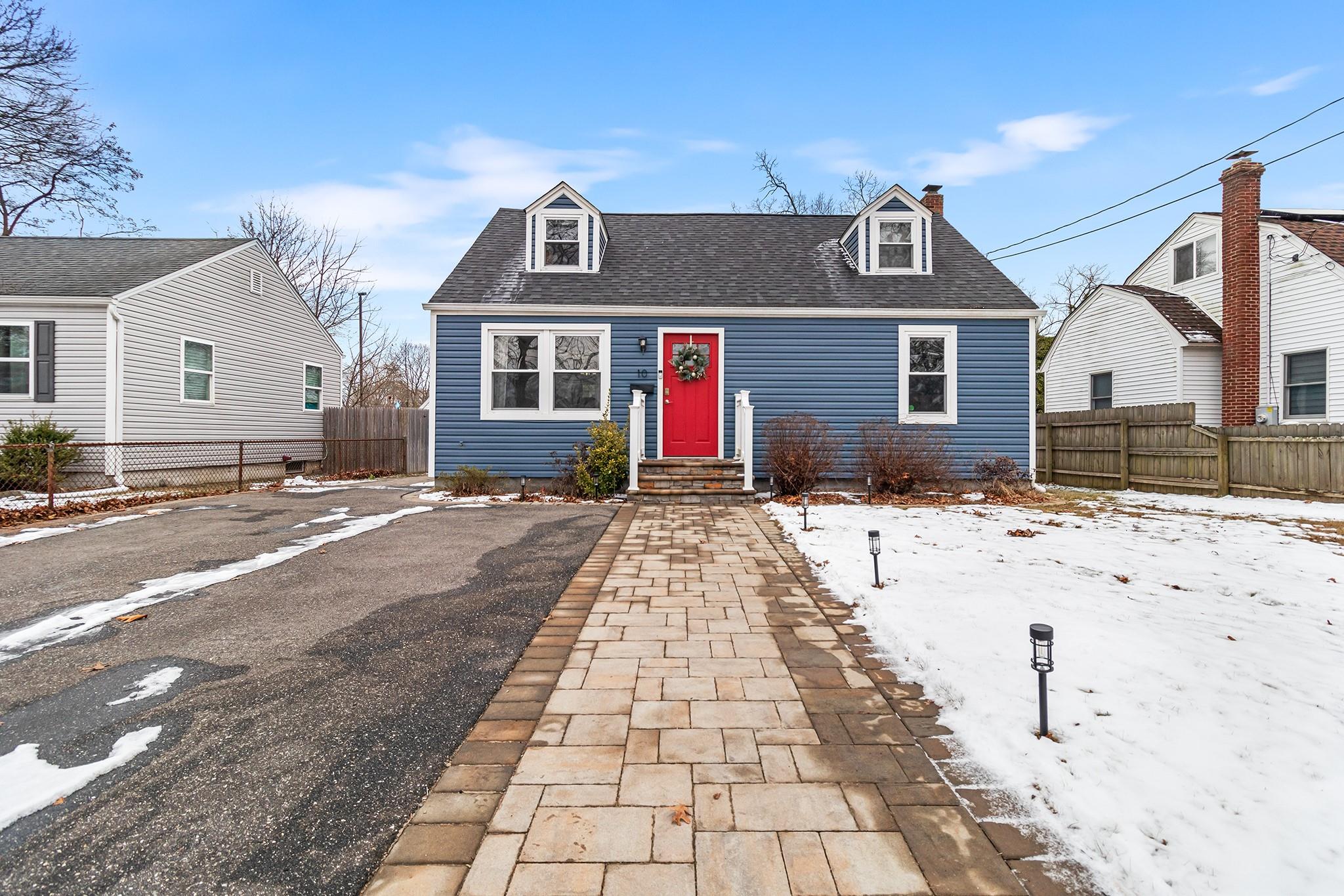 10 Bennett Avenue, Patchogue, NY 11772 | MLS #819113