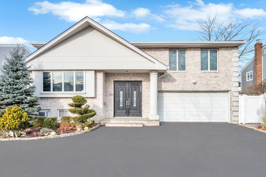 2121 Ellen Drive, Merrick, NY 11566 | MLS #821254