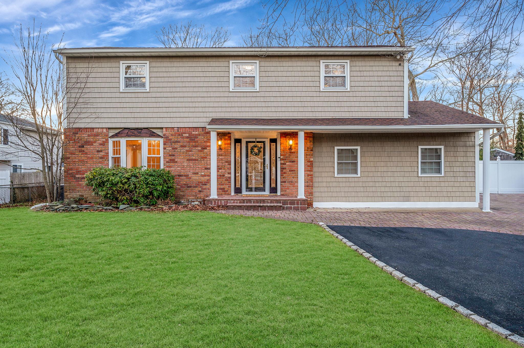 224 Vanderbilt Boulevard, Oakdale, NY 11769 | MLS #823972