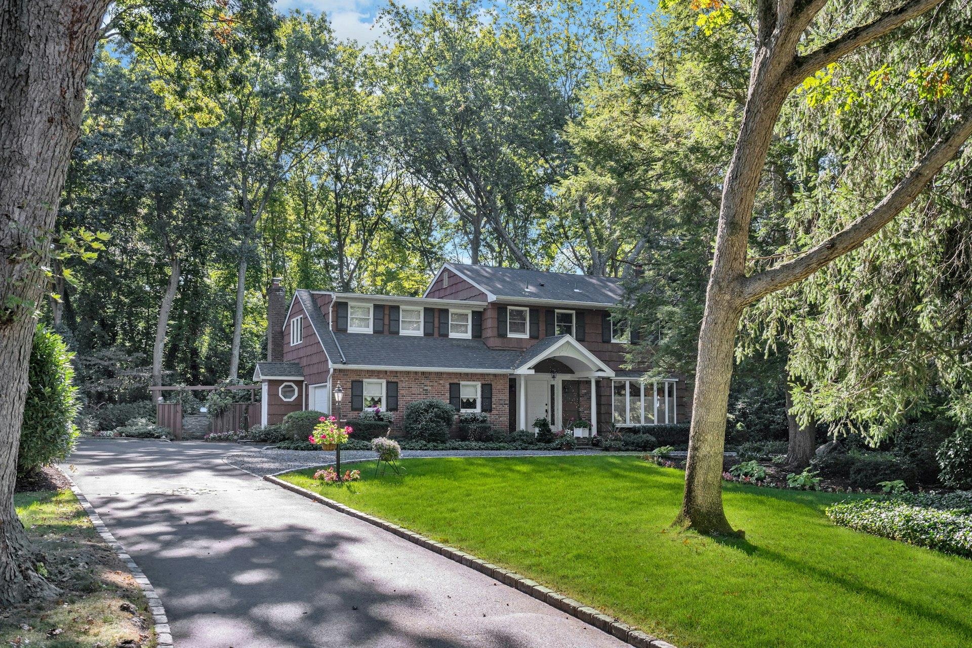 87 McCulloch Drive, Dix Hills, NY 11746 | MLS #834847