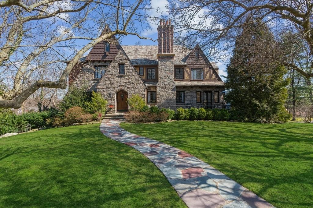 17 Forbes Boulevard, Eastchester, NY 10709 | MLS #839374