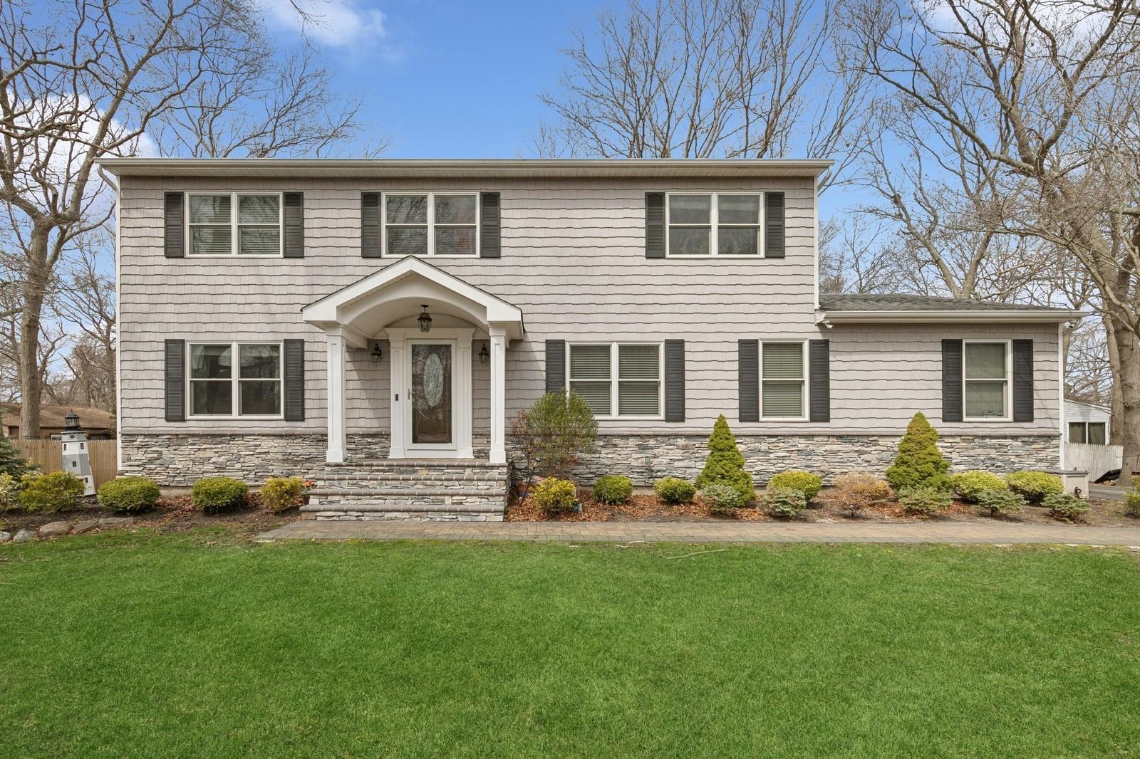 5 GERTA CT, SELDEN, NY 11784 | 848085 | Douglas Elliman