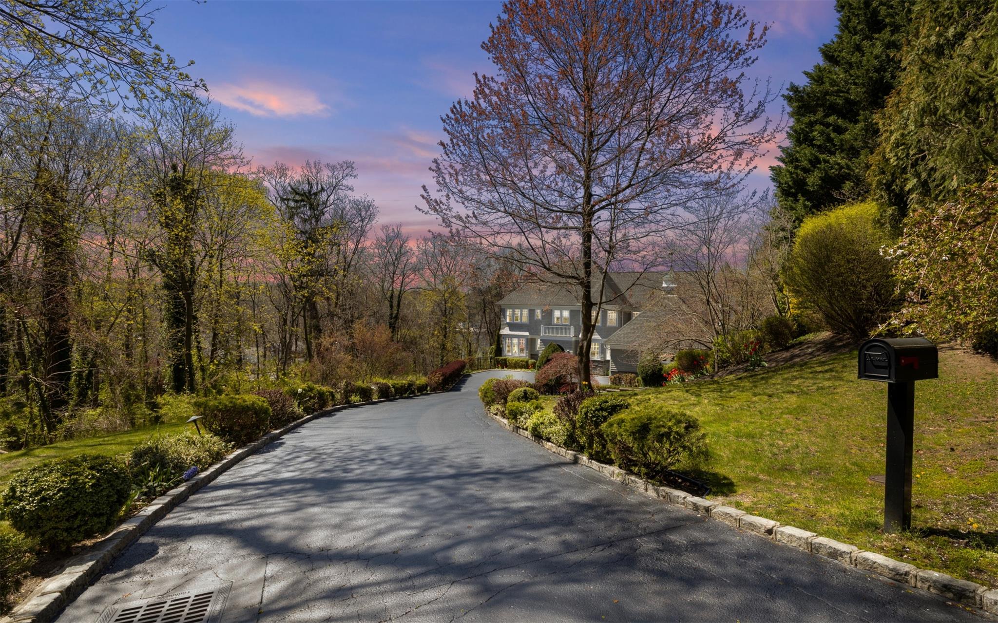 164 Colonial Parkway, Manhasset, NY 11030 | MLS #853674