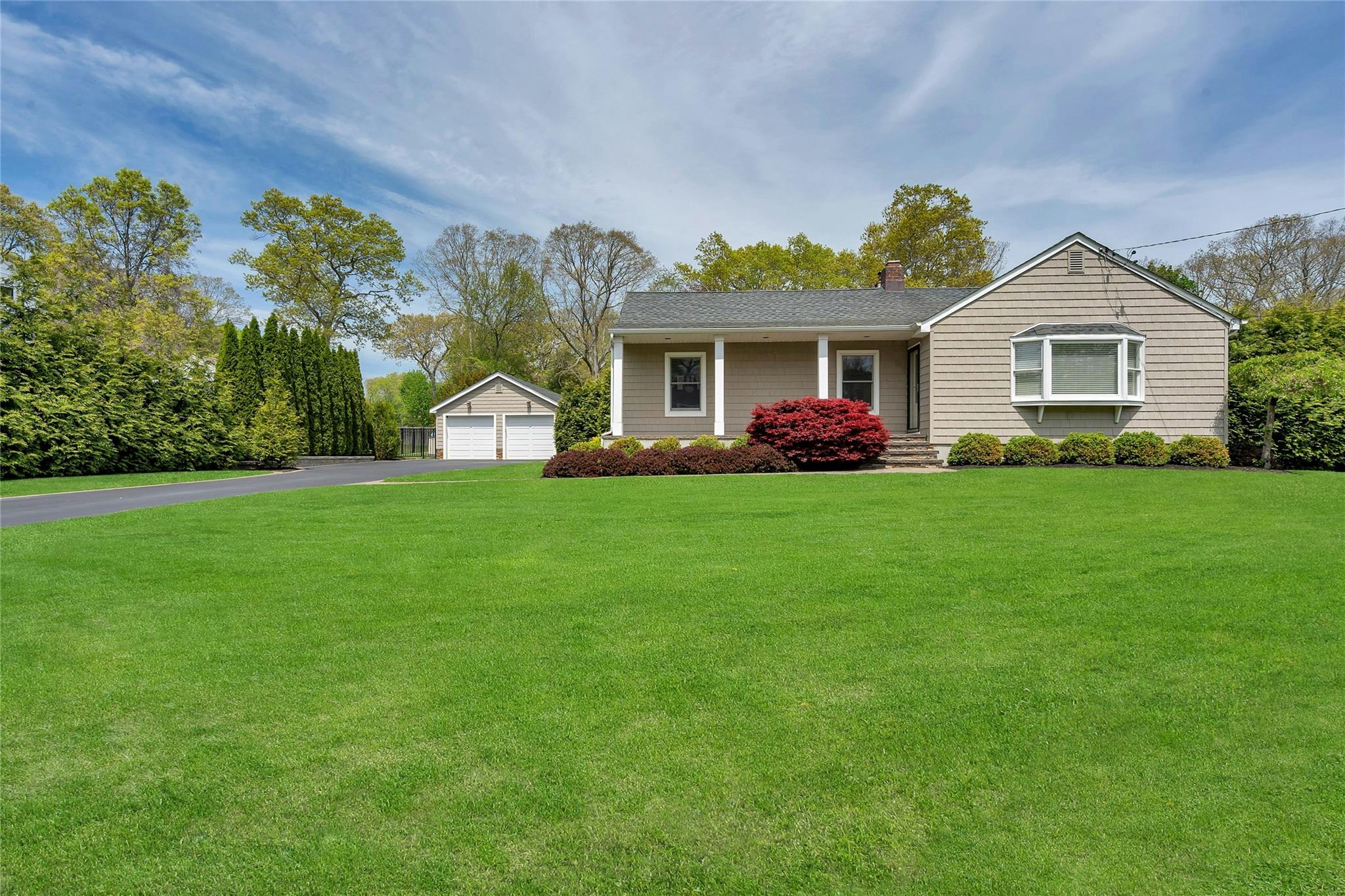 223 Larch Lane, Smithtown, NY 11787 | MLS #857059