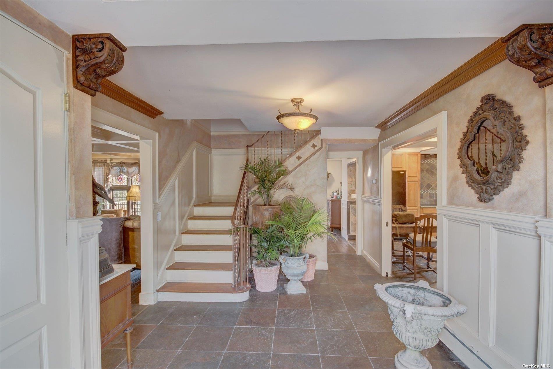 85 DIX HILLS RD, HUNTINGTON, NY 11743 | 858411 | Douglas Elliman