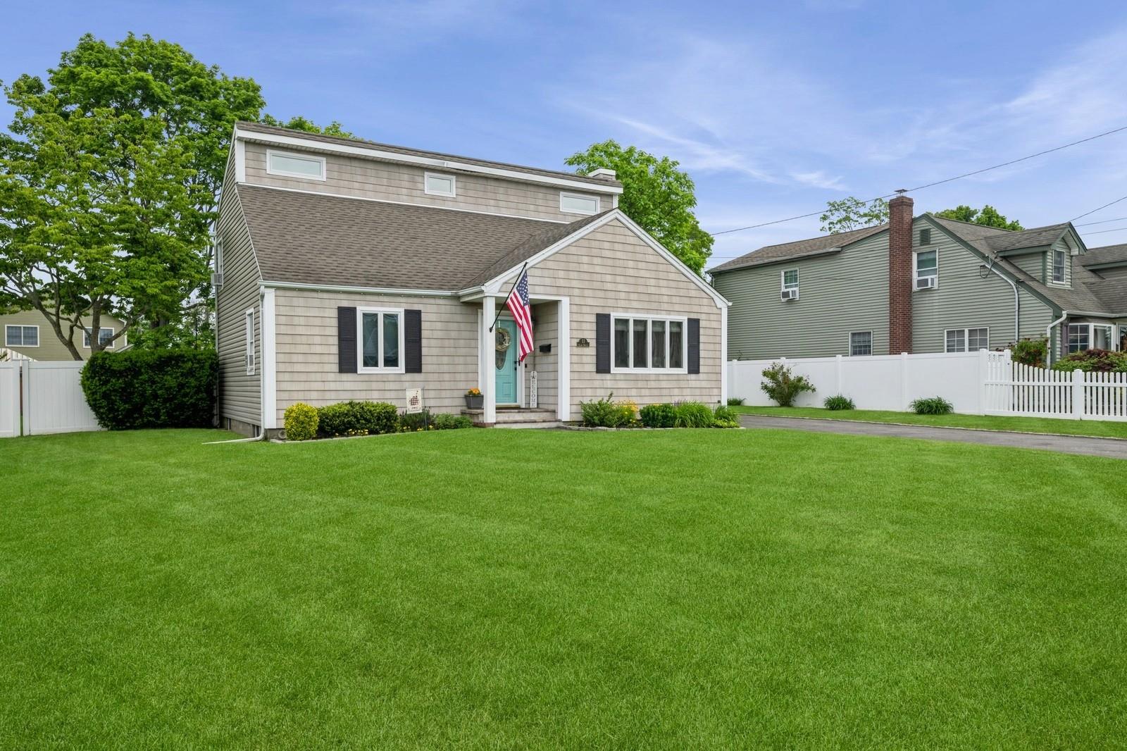 11 Karp Drive, Islip Terrace, NY 11752 | MLS #868893