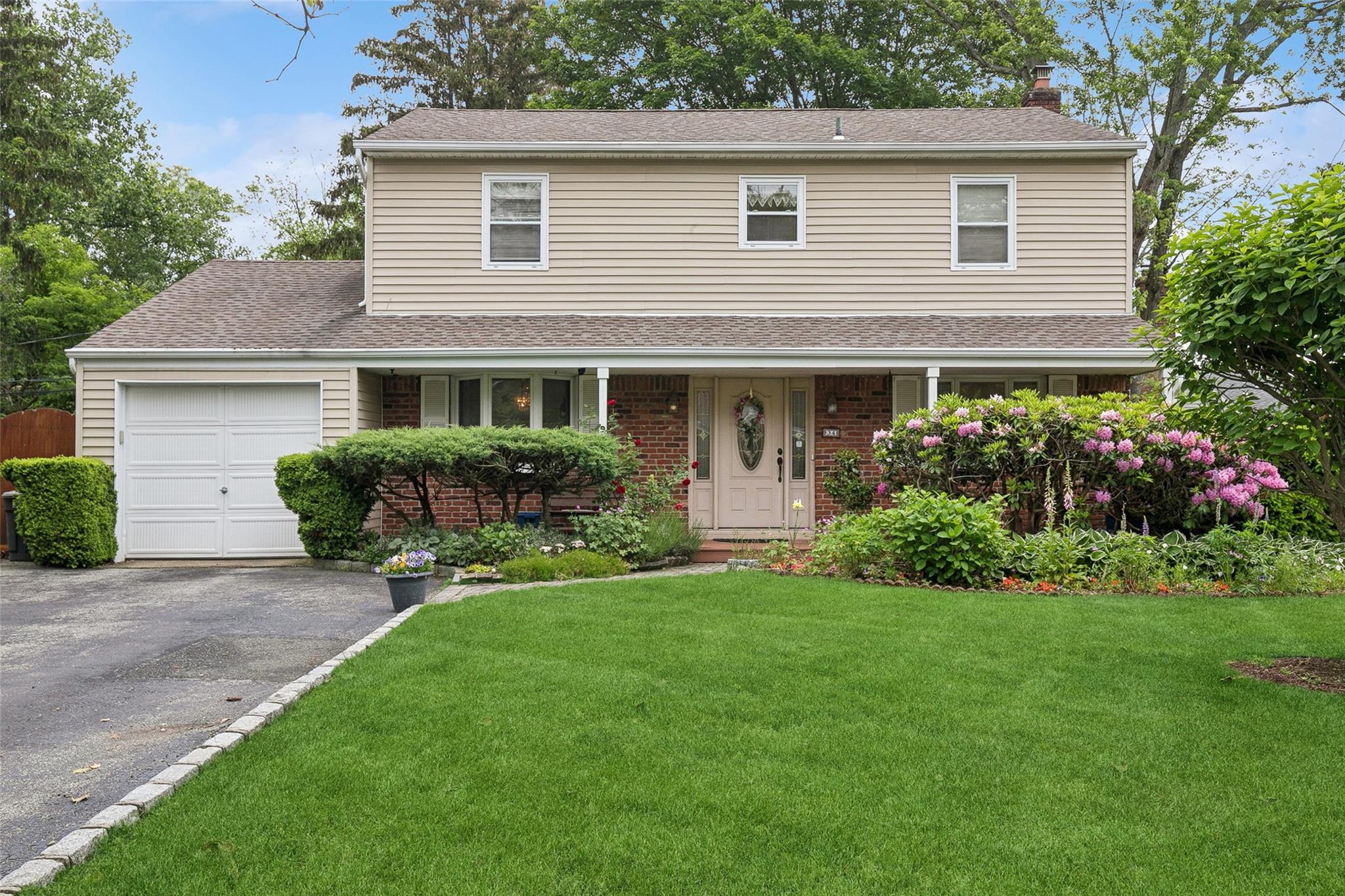 34 Arcadia Drive, Dix Hills, NY 11746 | MLS #869598