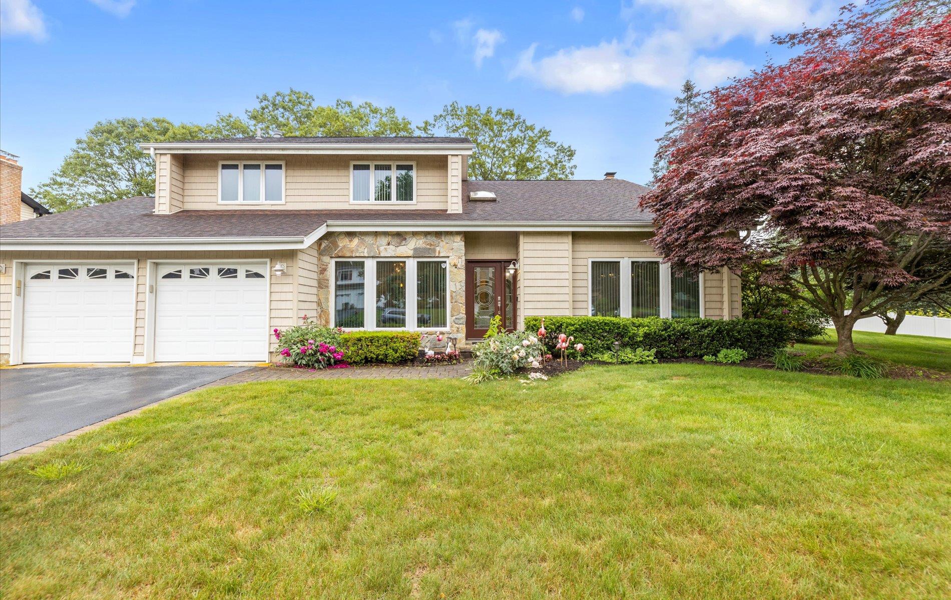34 Oak Meadow Road, Commack, NY 11725 | MLS #874325