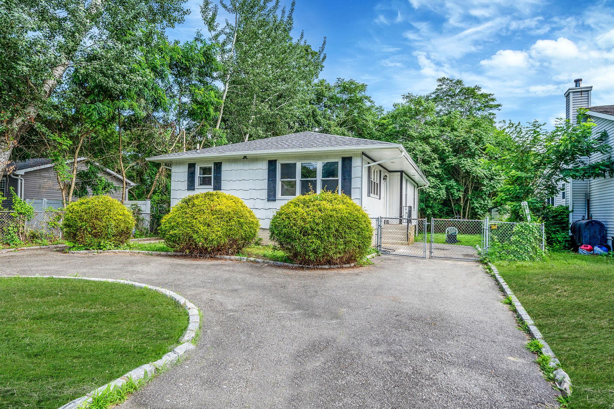 44 Edgewater Drive, Mastic Beach, NY 11951 | MLS #891589