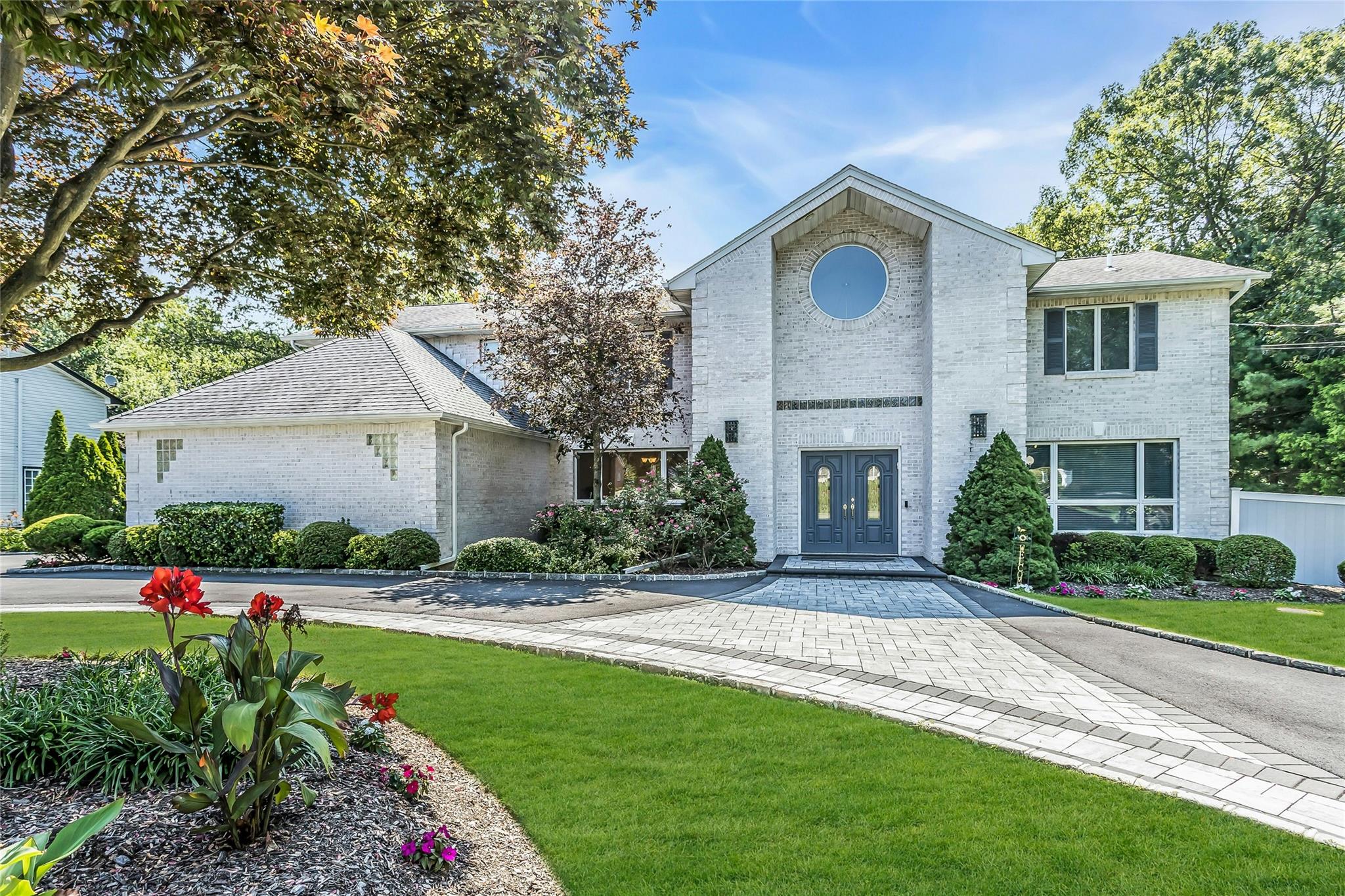 19 SUSAN LN, DIX HILLS, NY 11746 | 892311 | Douglas Elliman