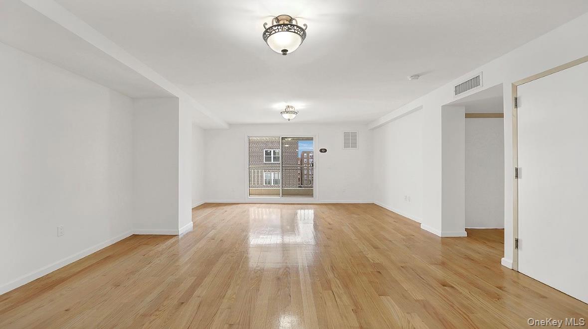140-75 Ash # 4B, Flushing, NY 11355 | MLS #907383