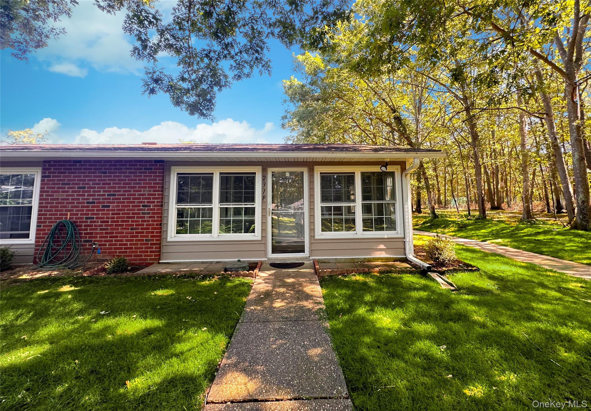 231 BLACKPOOL CT F, RIDGE, NY 11961 | 908850 | Douglas Elliman