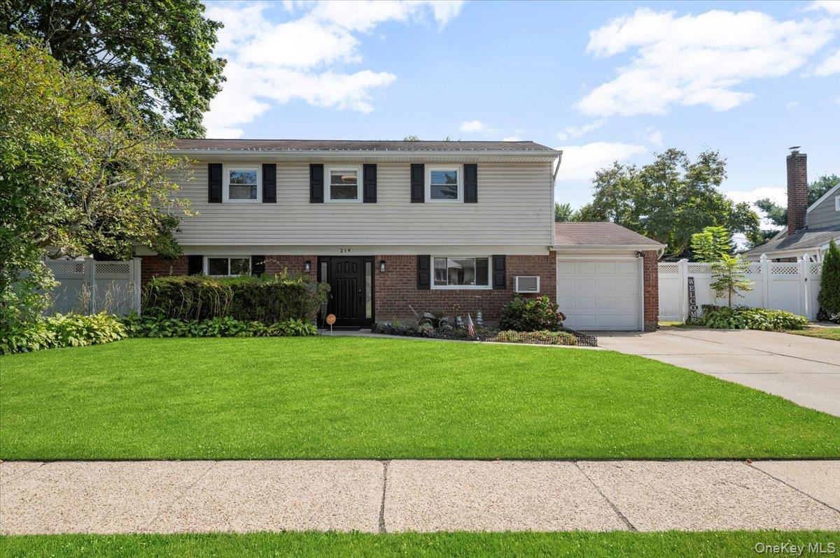 214 Haypath Road, Old Bethpage, NY 11804 | MLS #913047