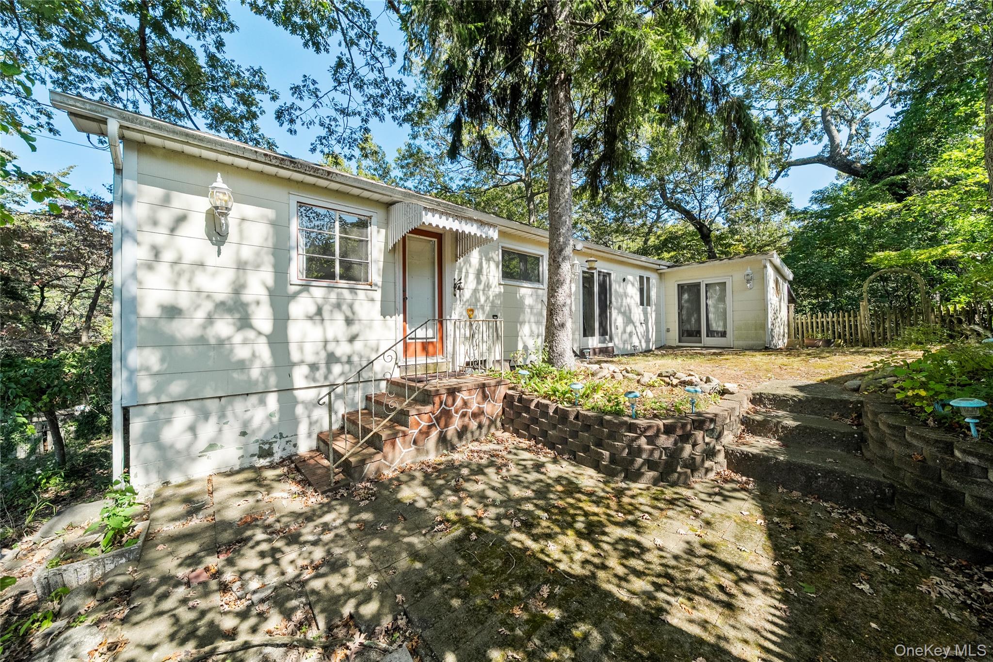 14 Whitestone Road, Sound Beach, NY 11789 | MLS #915329