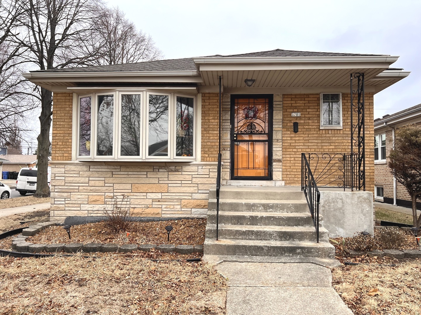 5701 S Nagle Avenue For Sale, Chicago, IL 60638 Home | ByOwner