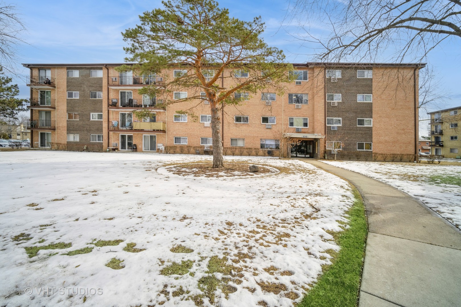 1019 N Boxwood Drive #303 For Sale, Mount Prospect, IL 60056 Condo ...