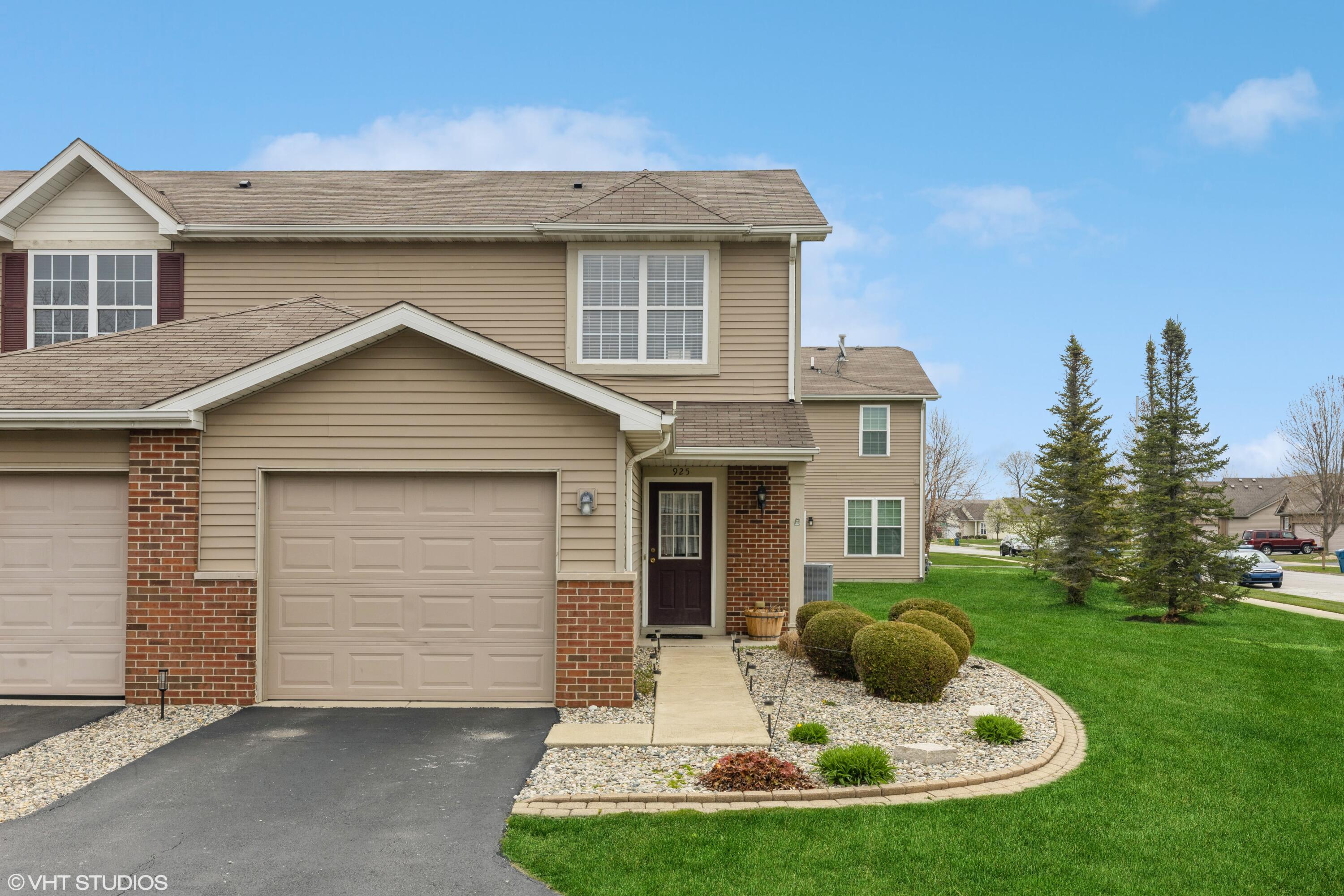 925 Flagstone Drive For Sale, Dyer, IN 46311 Townhouse | ByOwner