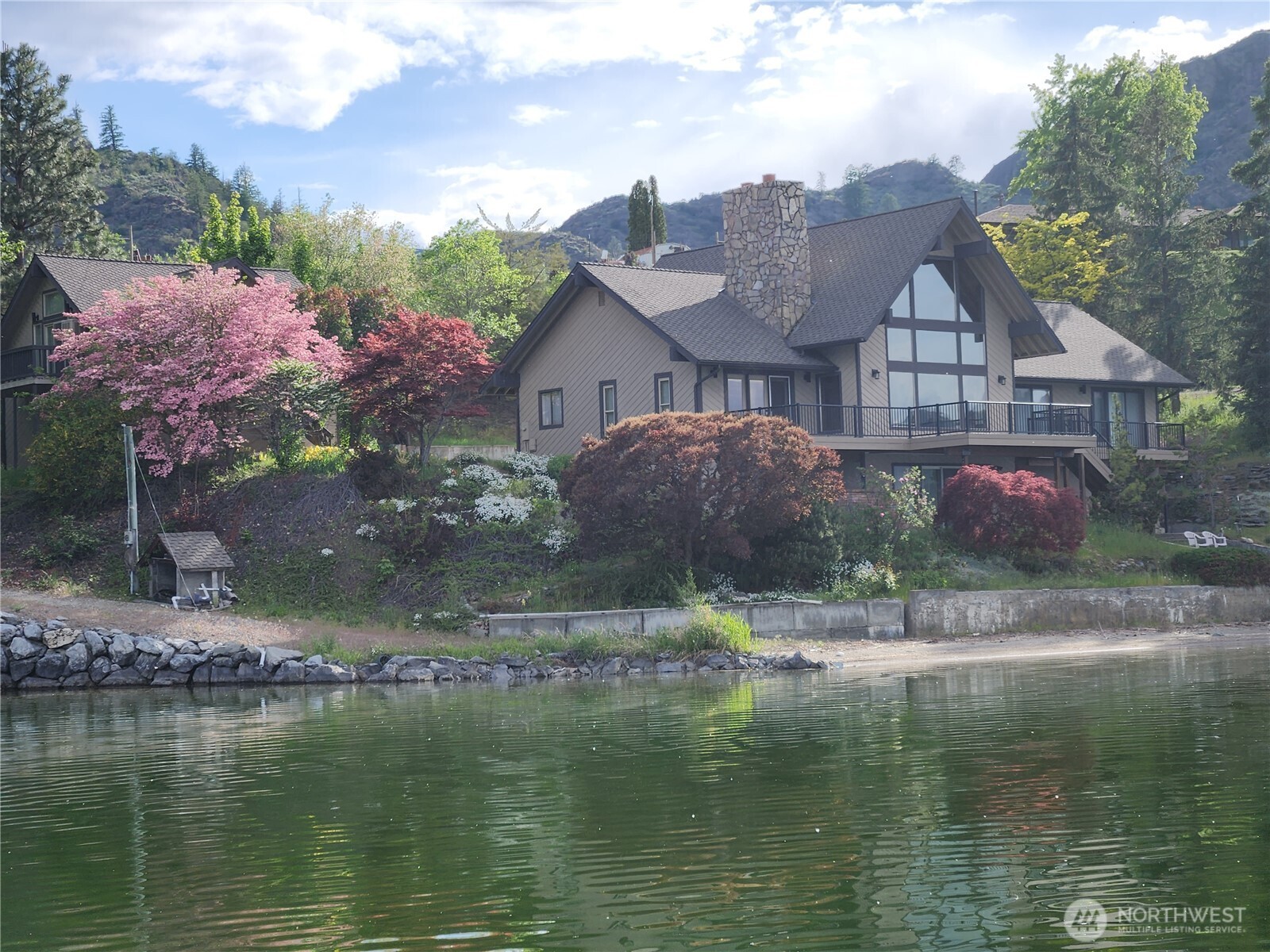 56 Westlake Road Oroville, Washington, United States – Luxury Home For Sale