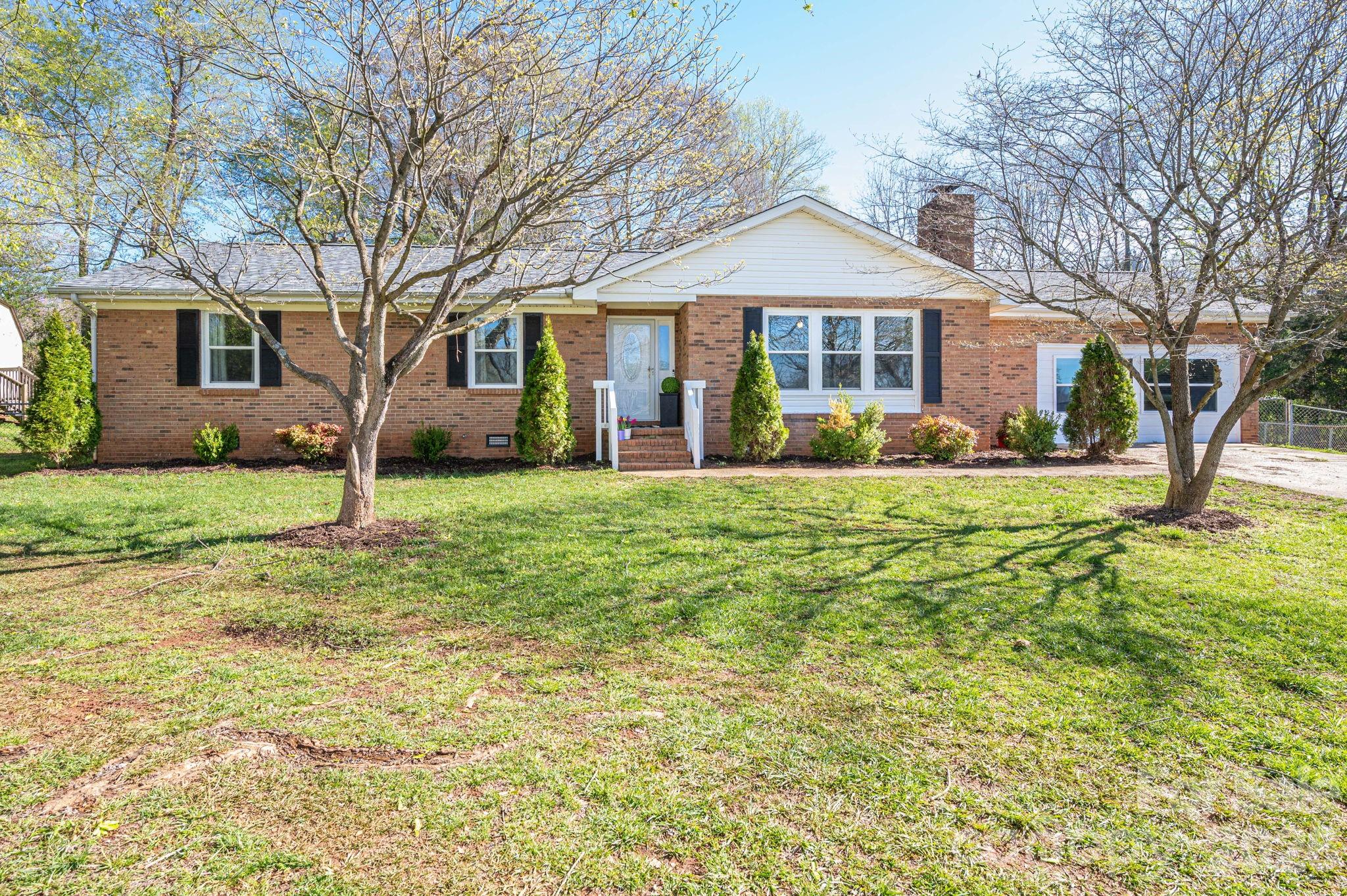 Photo 2 of 4804 Cedar Court, Gastonia, NC