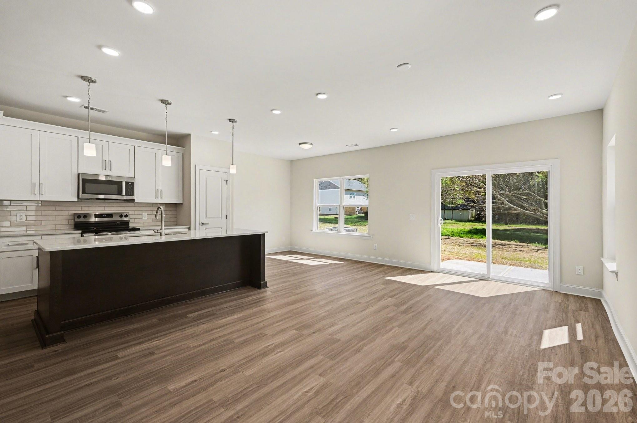 Photo 2 of 562 W Wilson Avenue, Mooresville, NC