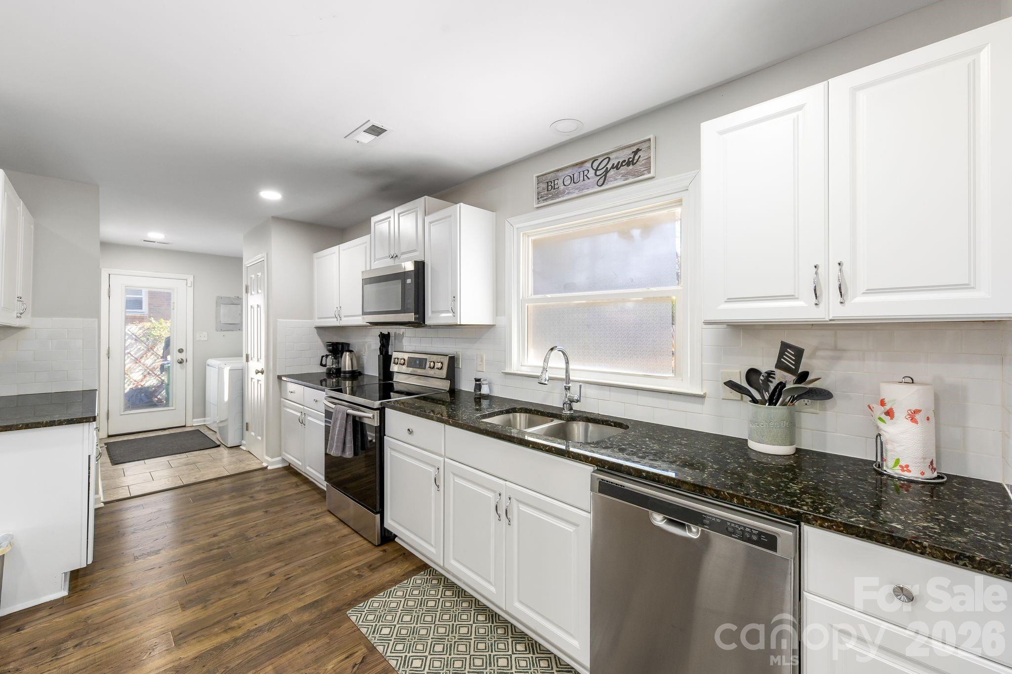 Photo 10 of 4508 Belle Plaine Drive, Charlotte, NC
