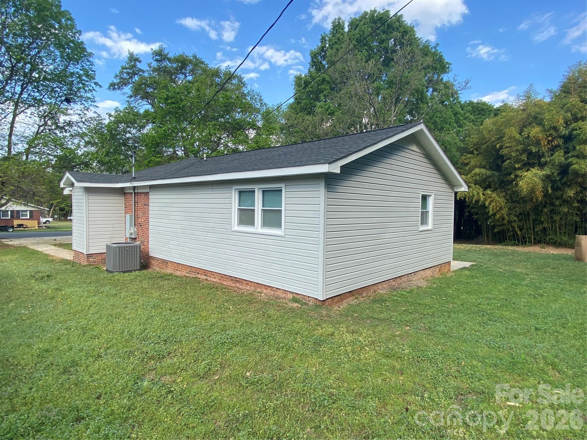 102 Mcdowell Street, Great Falls, SC - photo 9 of 49