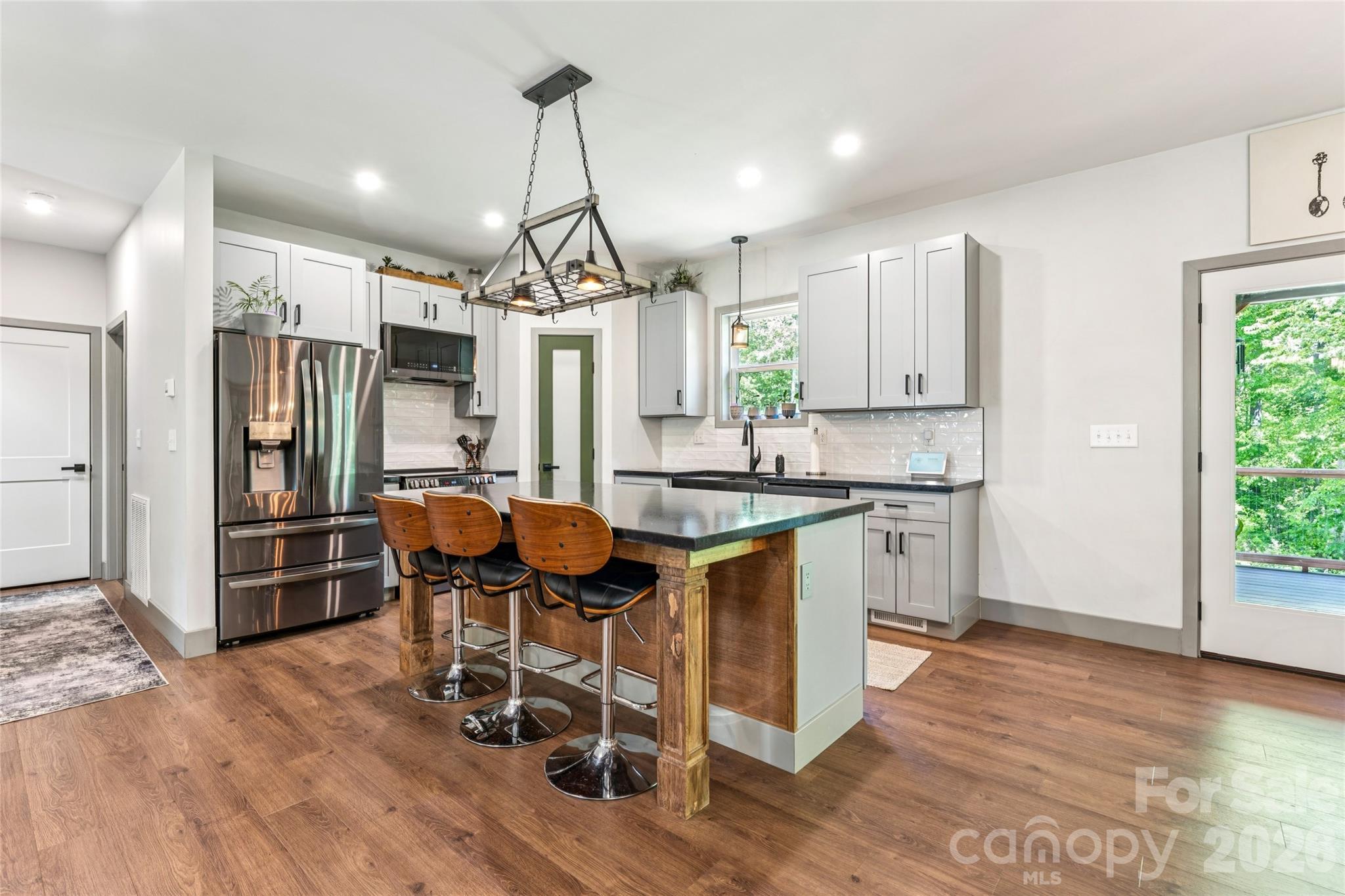 305 Robinson Avenue, Mount Holly, NC - photo 10 of 49