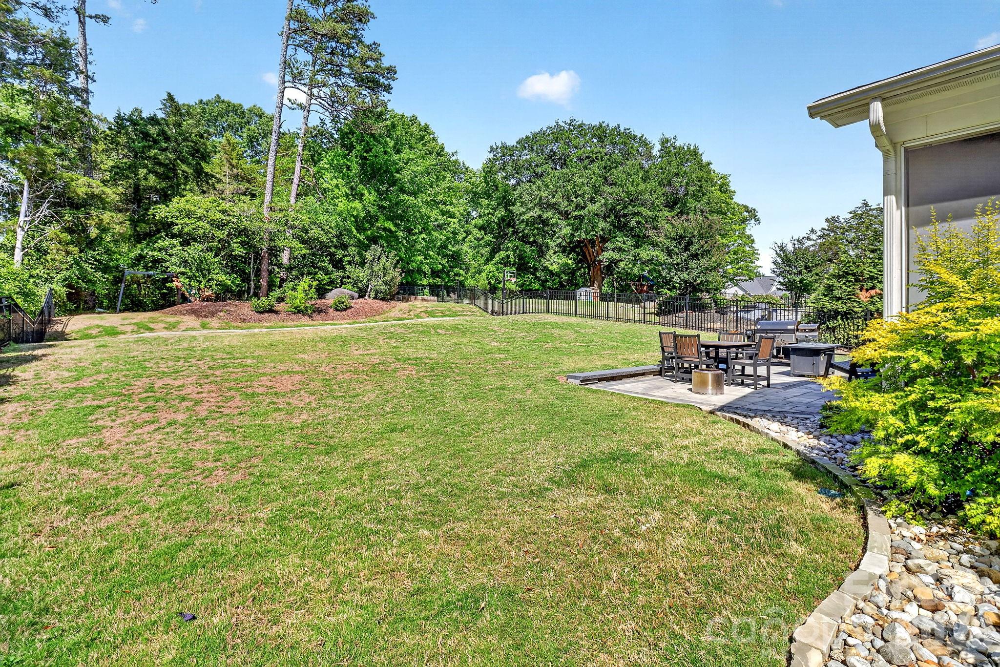 Photo 39 of 7005 Providence Lane W, Charlotte, NC