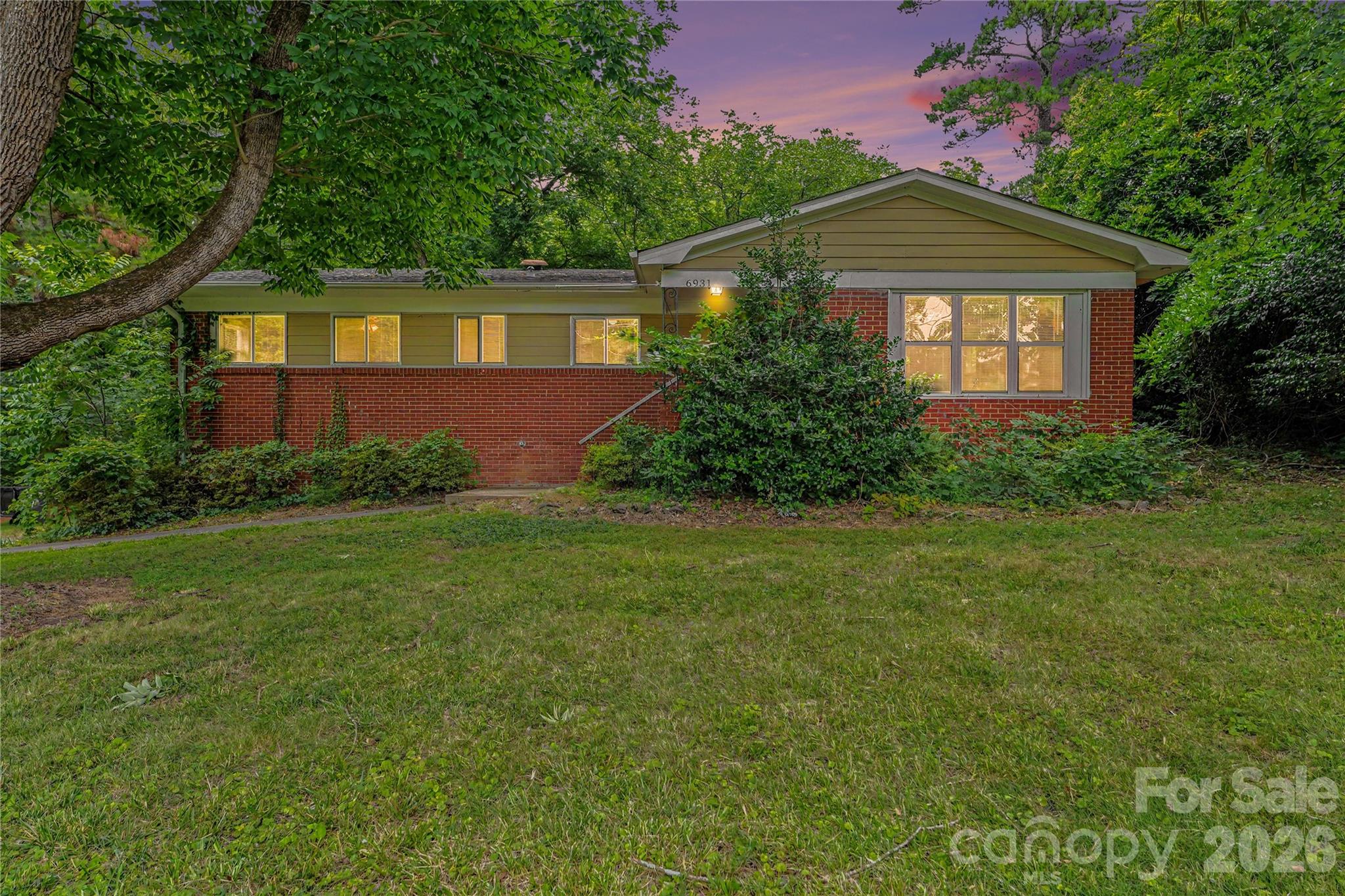 Home for sale at 6931 Robinson Church Road, Charlotte, NC — photo 1 of 25