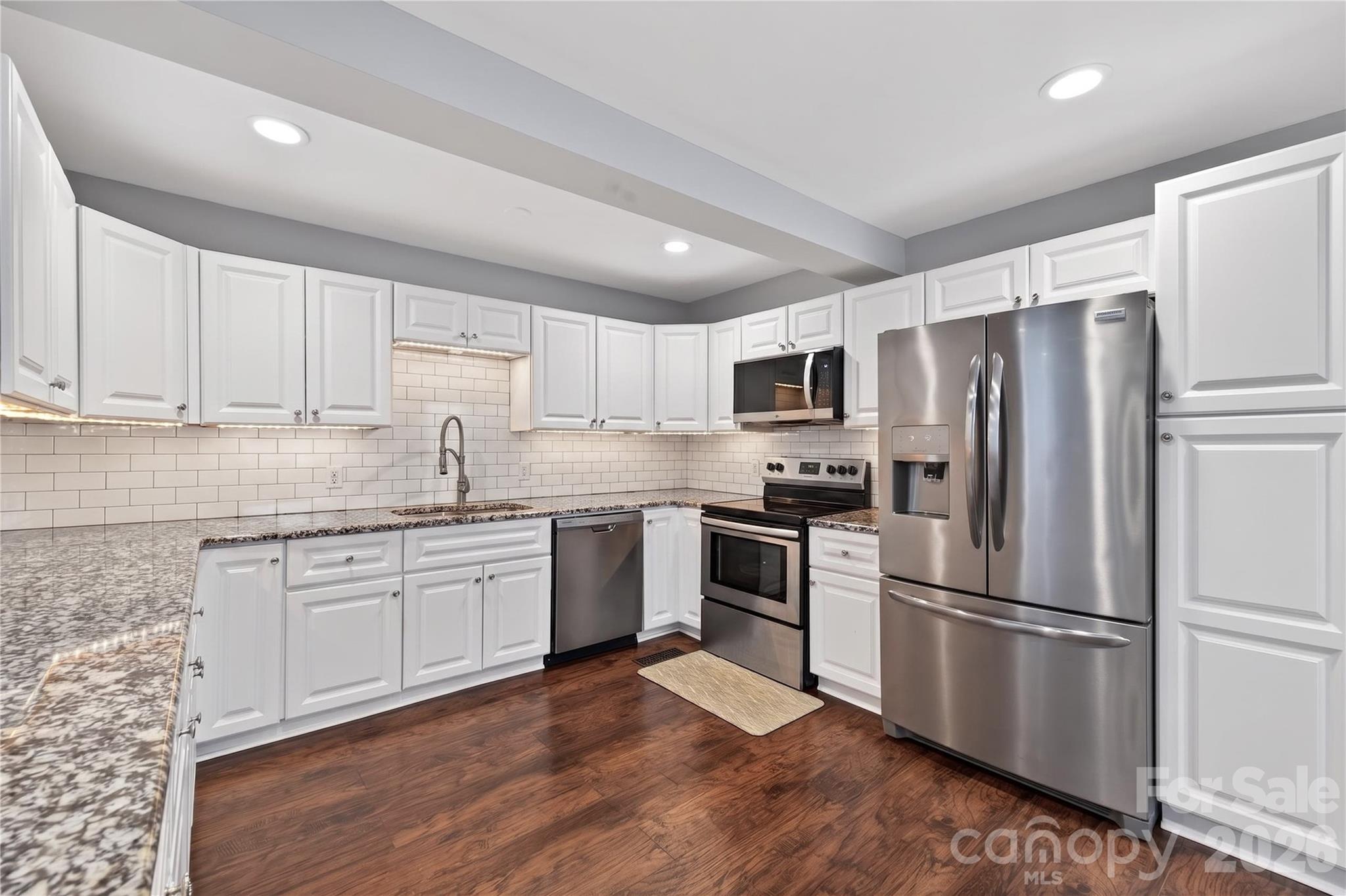 Photo 9 of 3231 Windrow Lane, Matthews, NC
