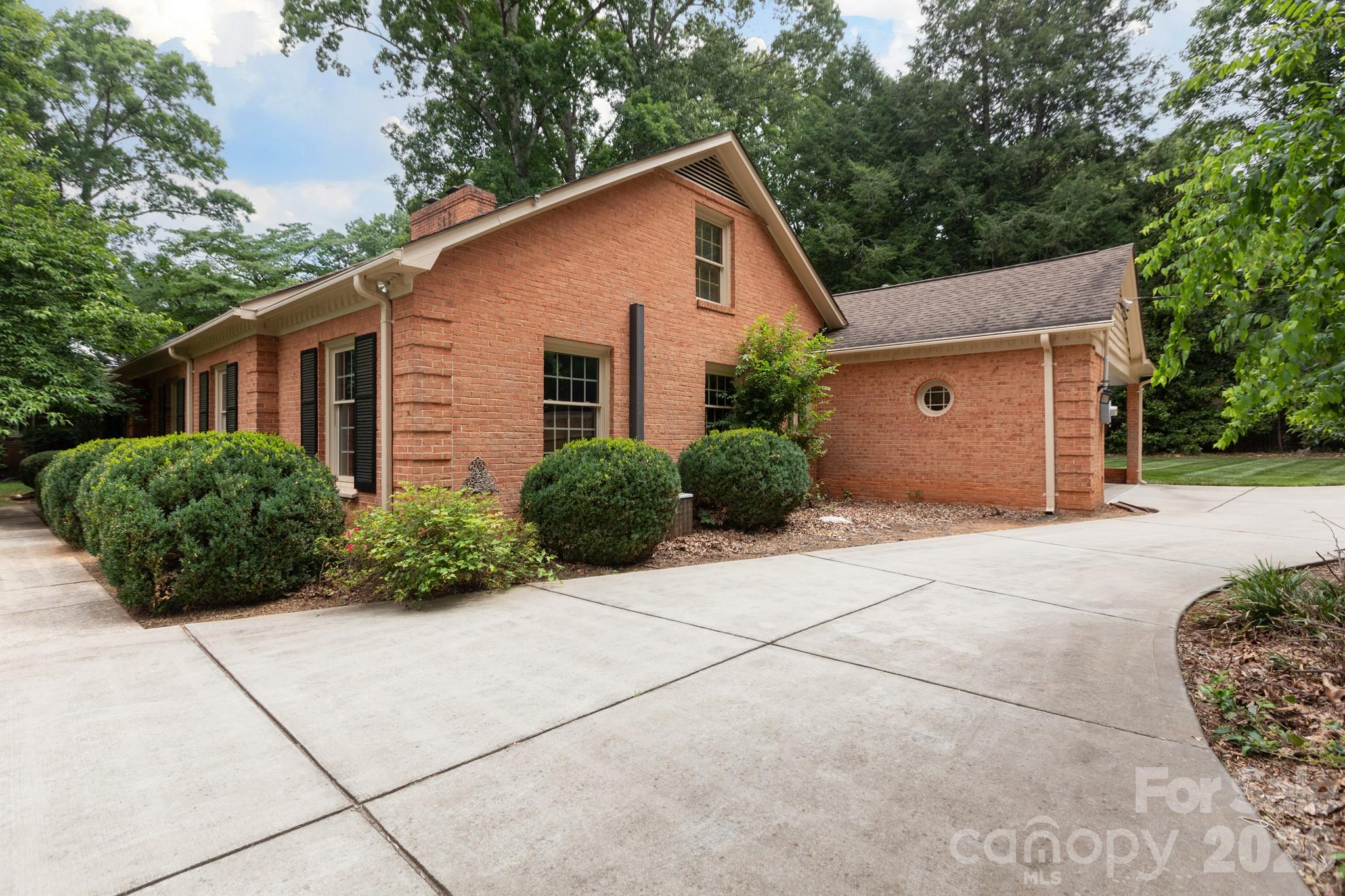 Photo 47 of 5511 Robinhood Road, Charlotte, NC