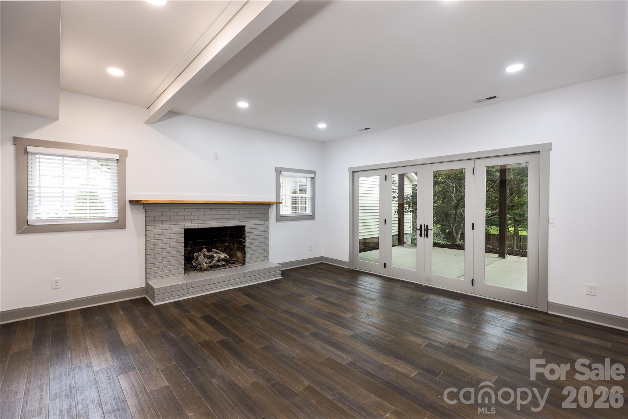 Photo 3 of 6721 Knightswood Drive, Charlotte, NC