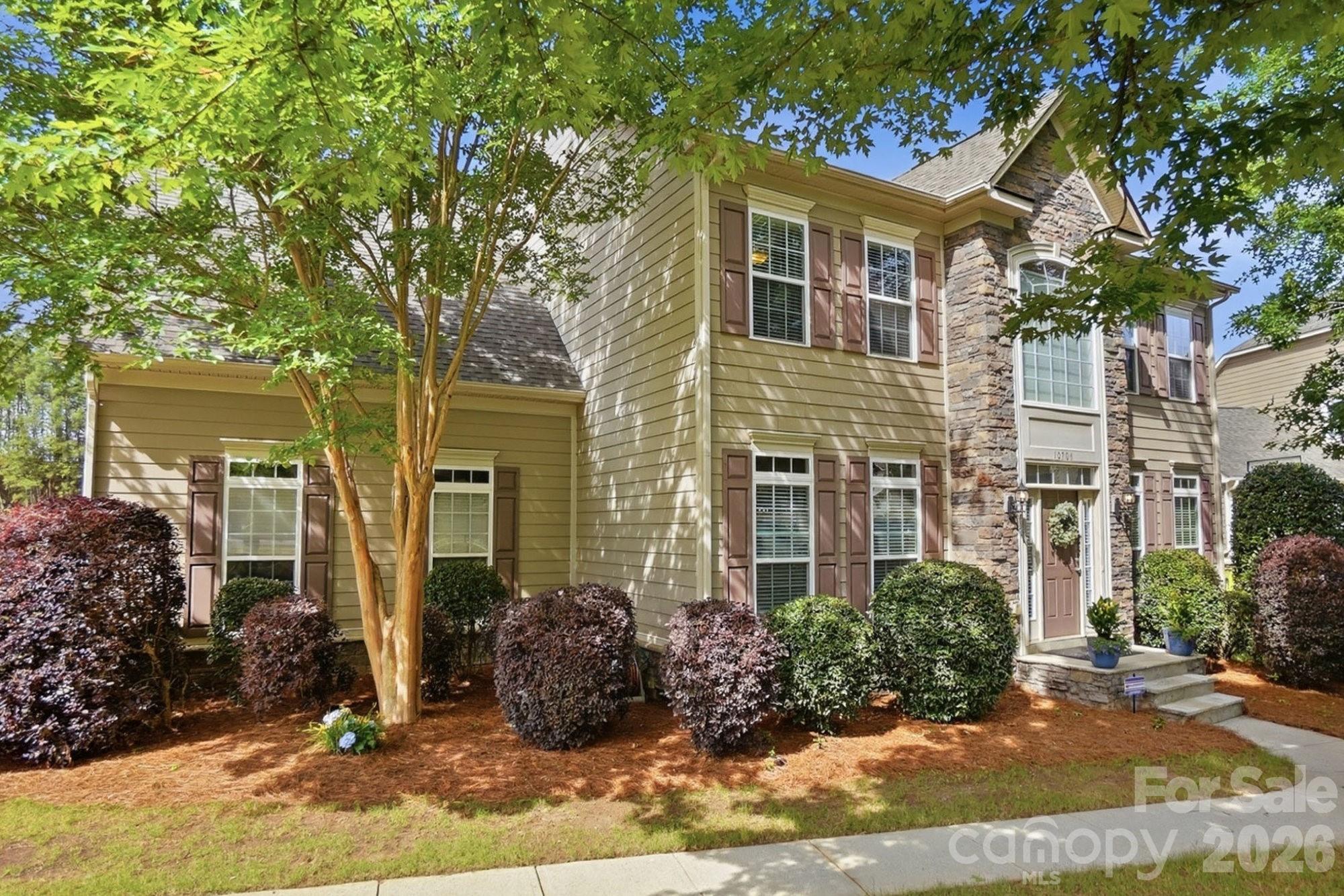 Photo 2 of 10706 Anglesey Court, Charlotte, NC