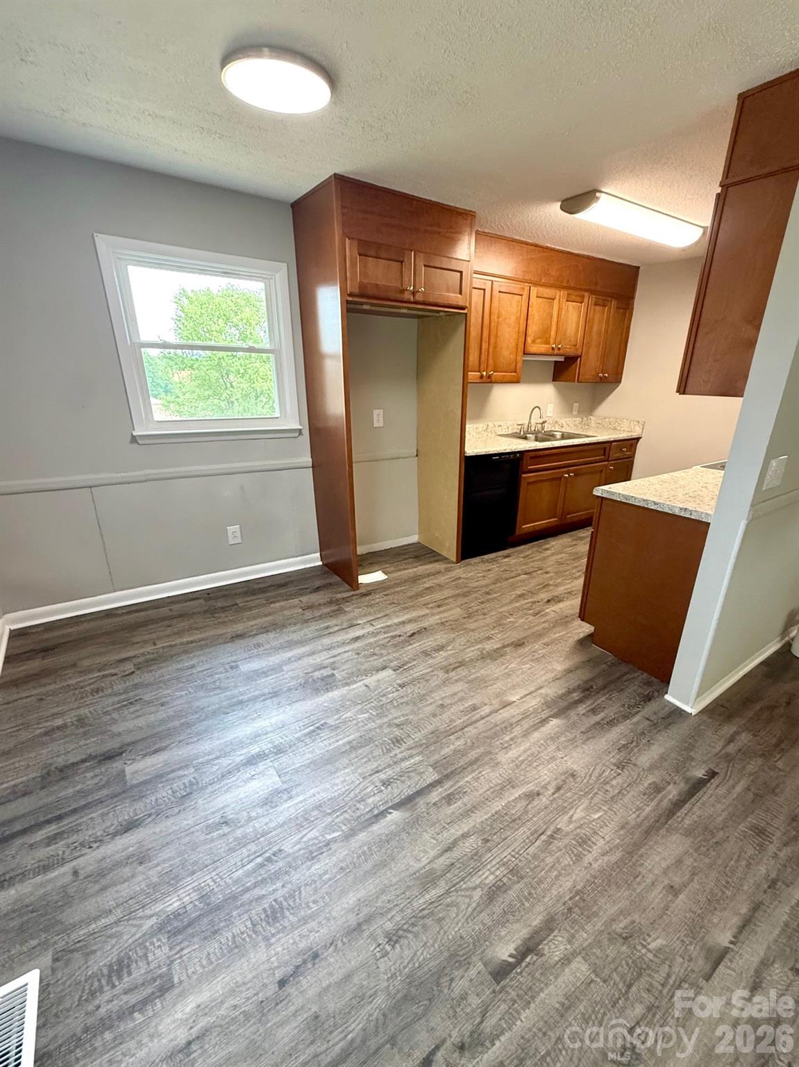 130 N Arlington Avenue, Jonesville, NC - photo 9 of 21