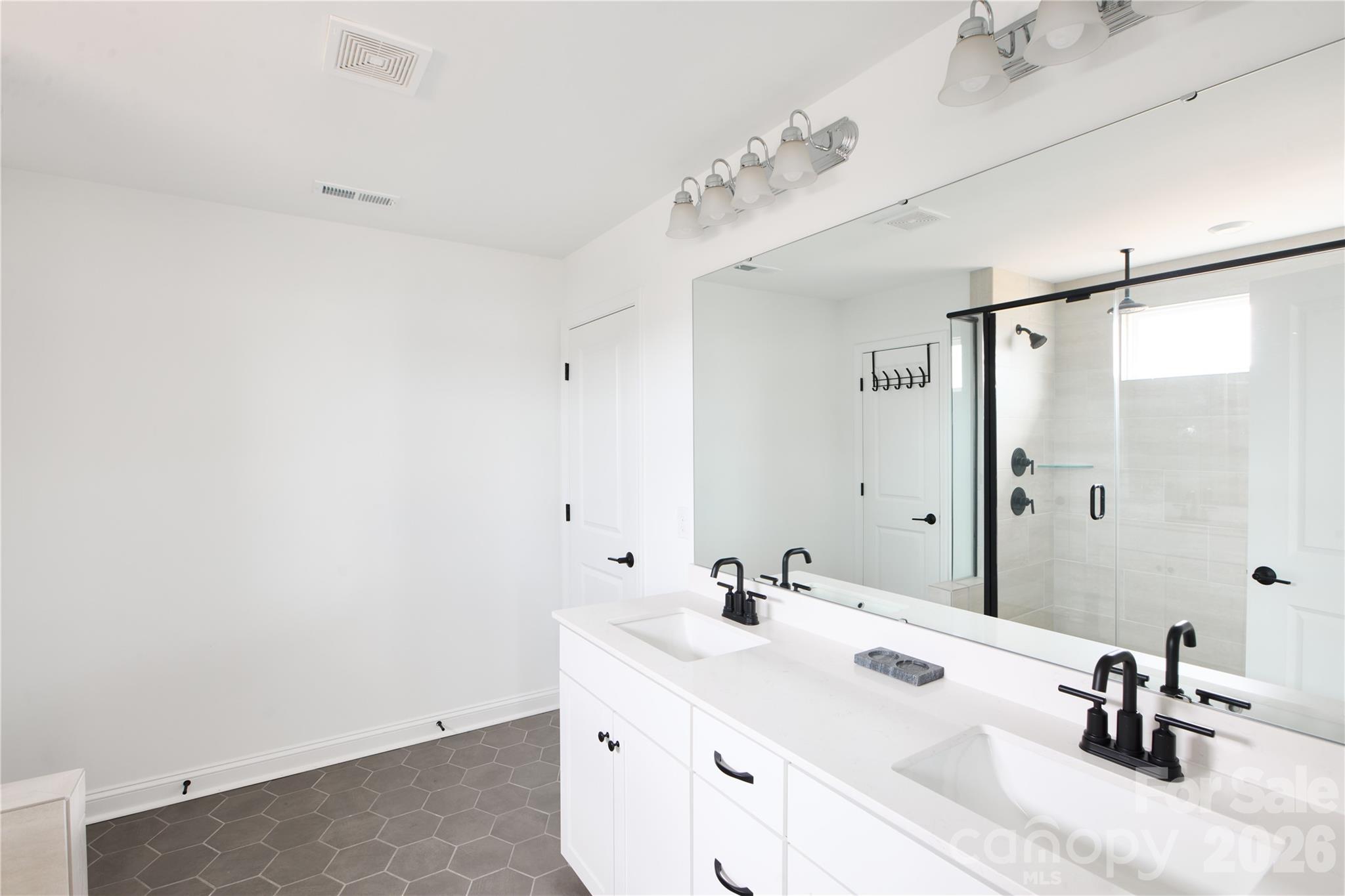 Photo 30 of 14125 Glaswick Drive, Charlotte, NC