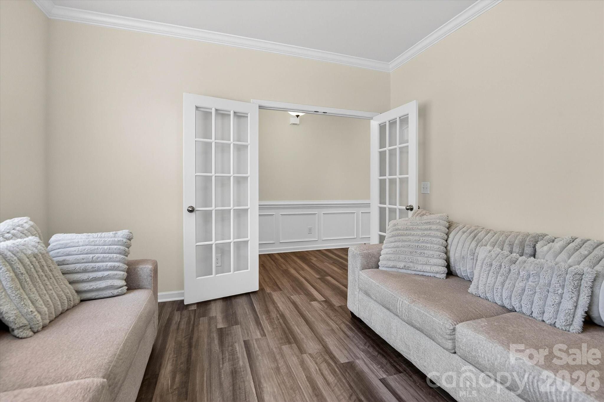Photo 8 of 6629 Meridale Forest Drive, Charlotte, NC