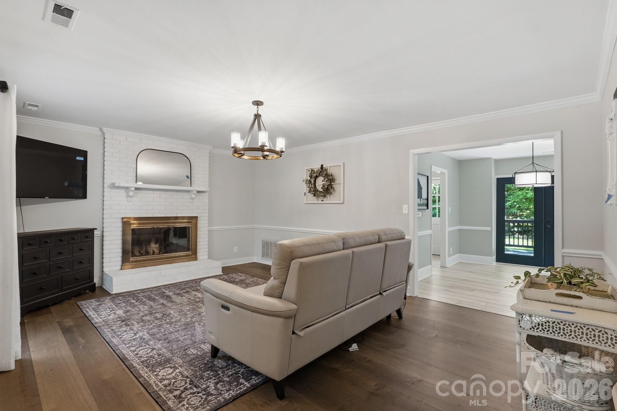 Photo 6 of 9918 Ridgemore Drive, Charlotte, NC