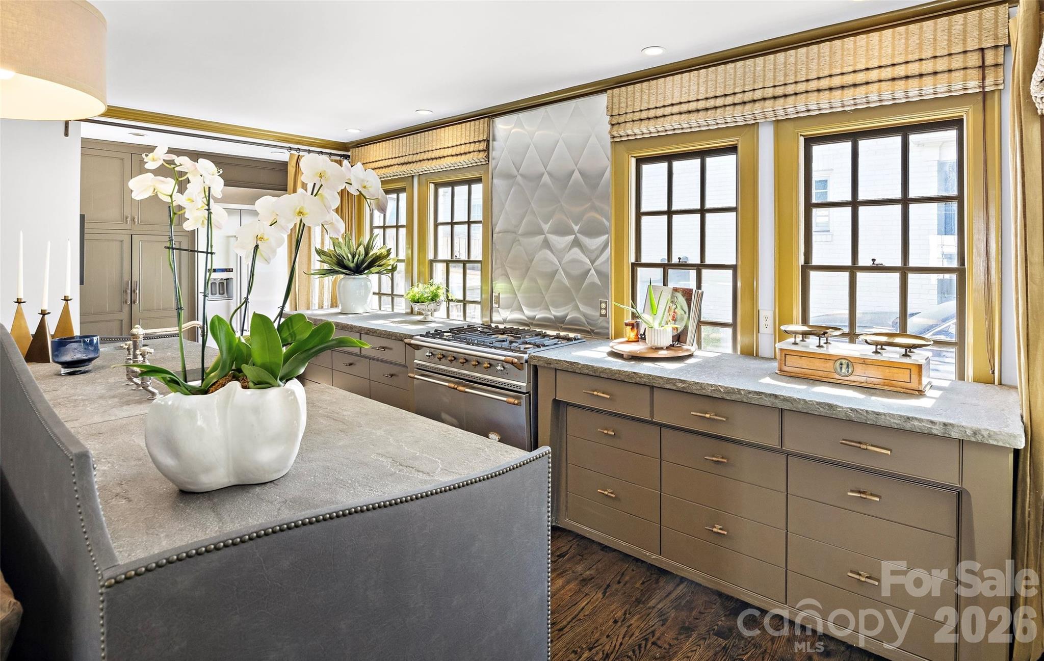 208 Wales Avenue, Charlotte, NC - photo 8 of 33