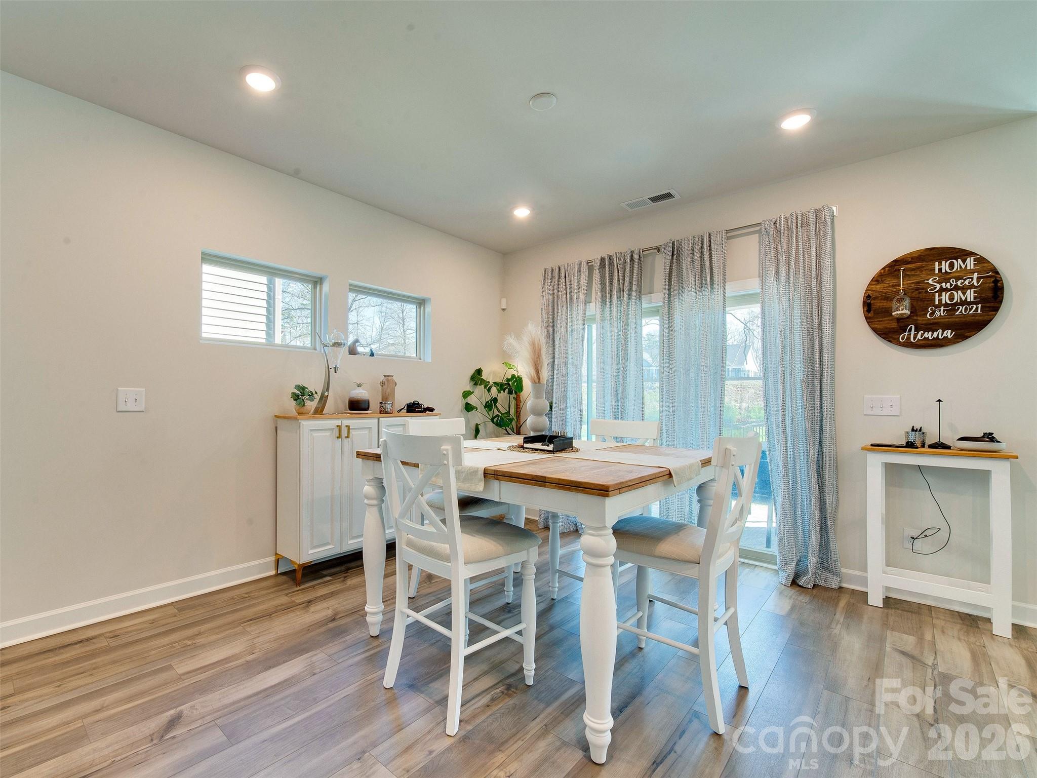Photo 12 of 4009 Woodland View Drive, Charlotte, NC